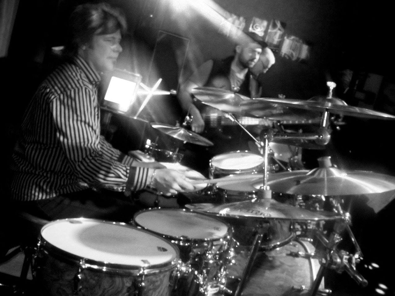MARKSUTTONDRUMMER.COM | Mark Sutton Drummer